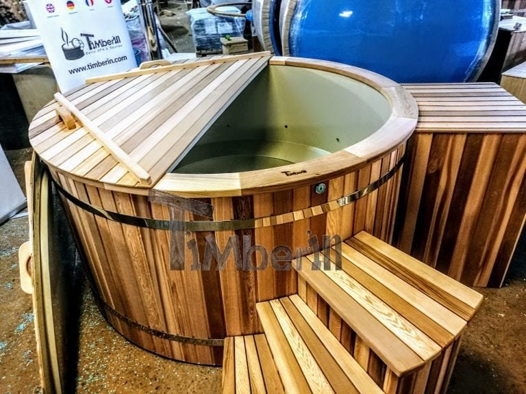 Outdoor hot tub Canadian Red Cedar